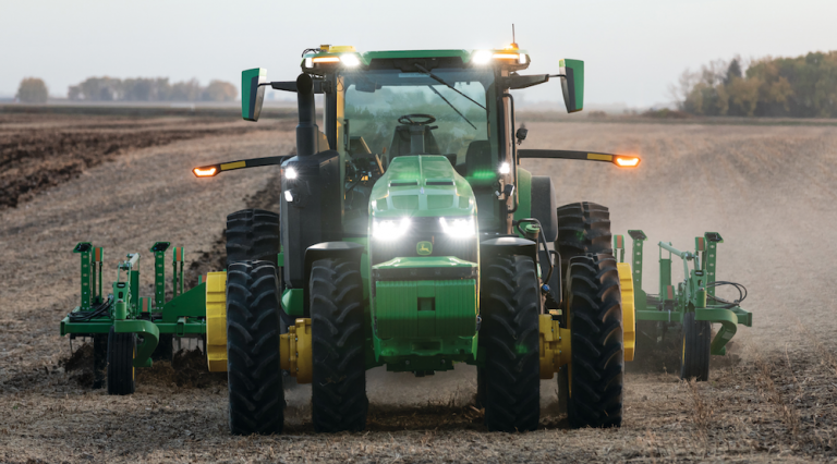 John Deere’s New Autonomous Tractor Offers Timeliness, Efficiency ...